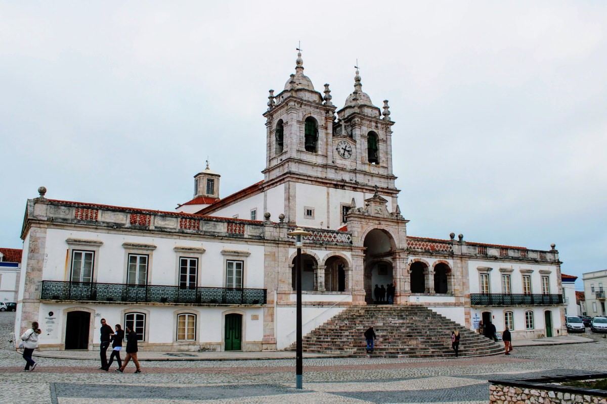 Nazaré in Portugal: discover the City with the Highest Waves in the World